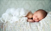 10 Best Newborn Poses to Try (To Maximise Cuteness)